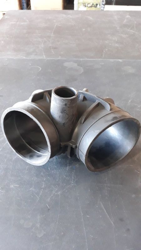 Volvo AIR INTAKE - 20728609 crevo za usis vazduha za tegljača