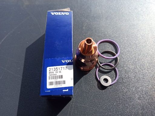 Volvo INJECTOR SLEEVE KIT - 21351717 komplet za popravku za tegljača