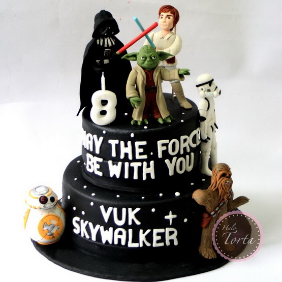 Torta Star Wars crna sa figuricama