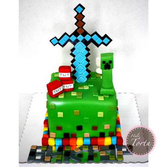 Minecraft torta sa mačem i Creeper-om