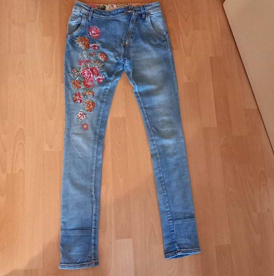 Burning Denim farmerke na cvetice NOVO!