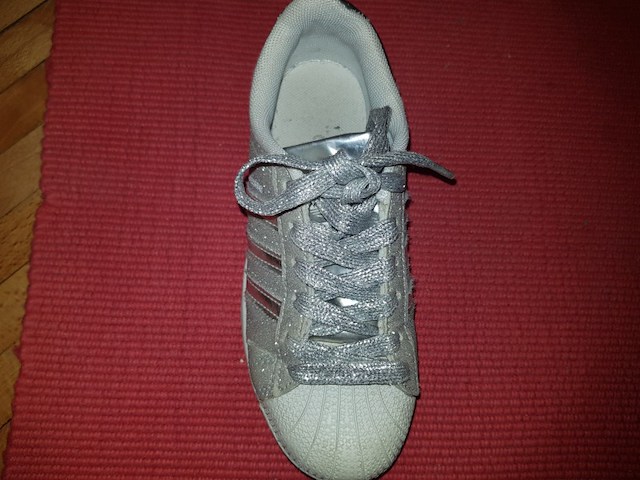 Unikatne Adidas br 32