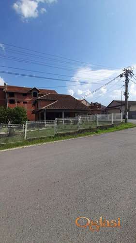 Kuća sa dva ulaza u Koricanima, 191 m2 na 9,1 ari placa