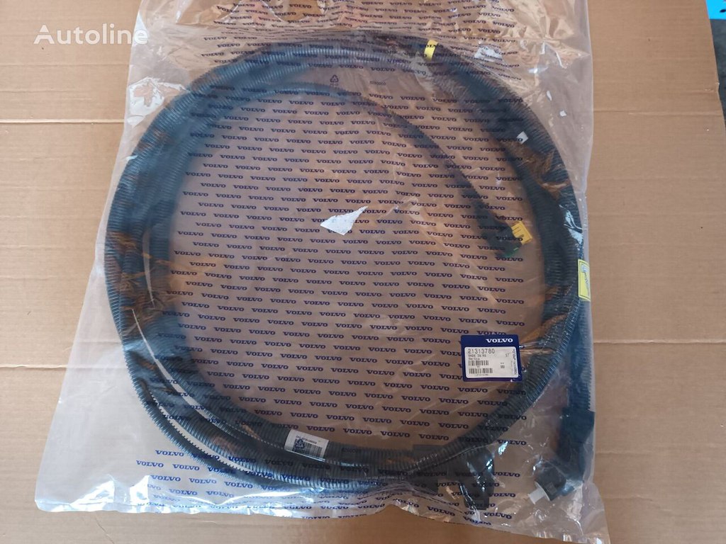 Volvo HOSE - 21313780 crevo za tegljača