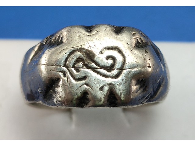 Replika srednjovekovnog prstena - srebro 7,7g
