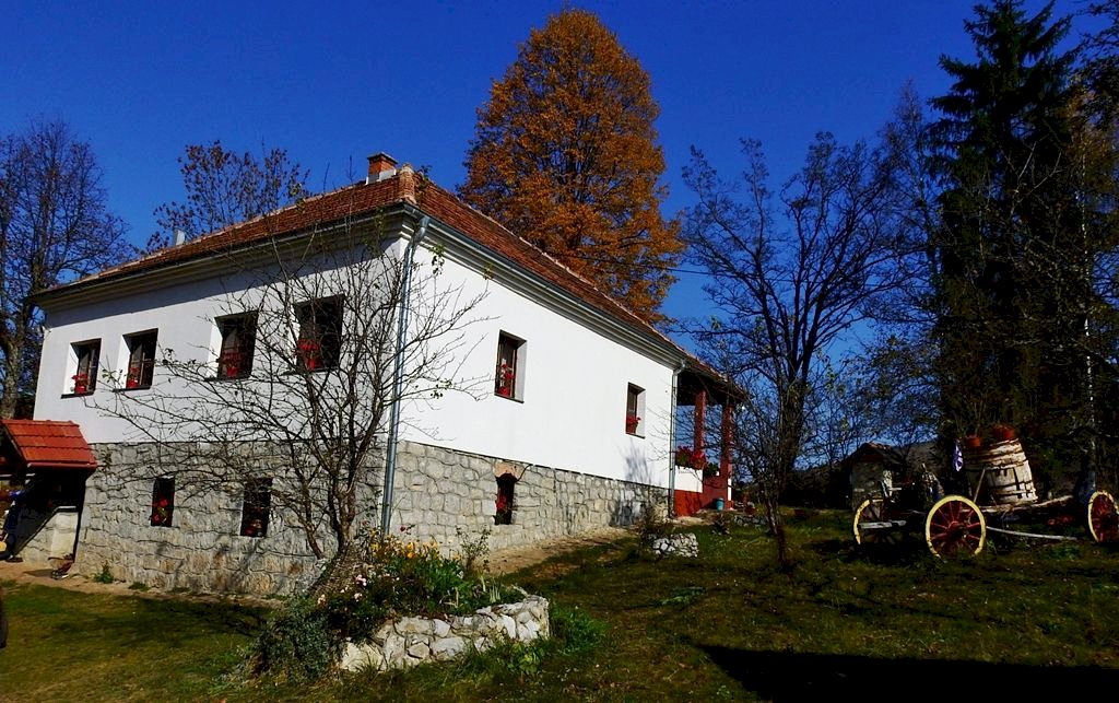 Etno Šaponjić, 200m2