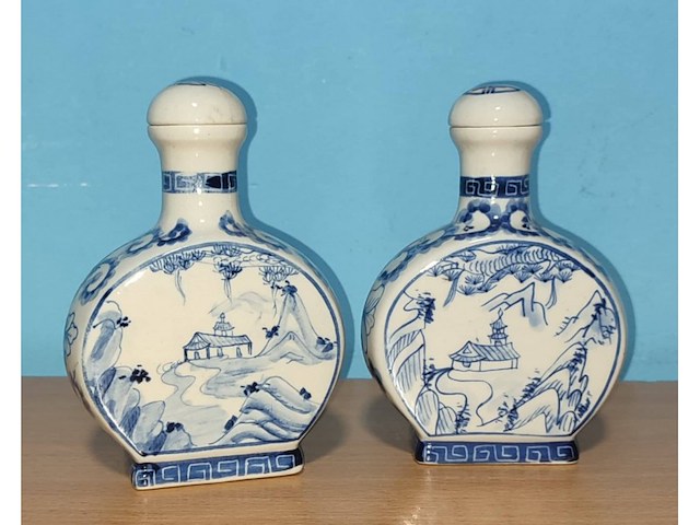 Dve porcelanske boce buteljkice