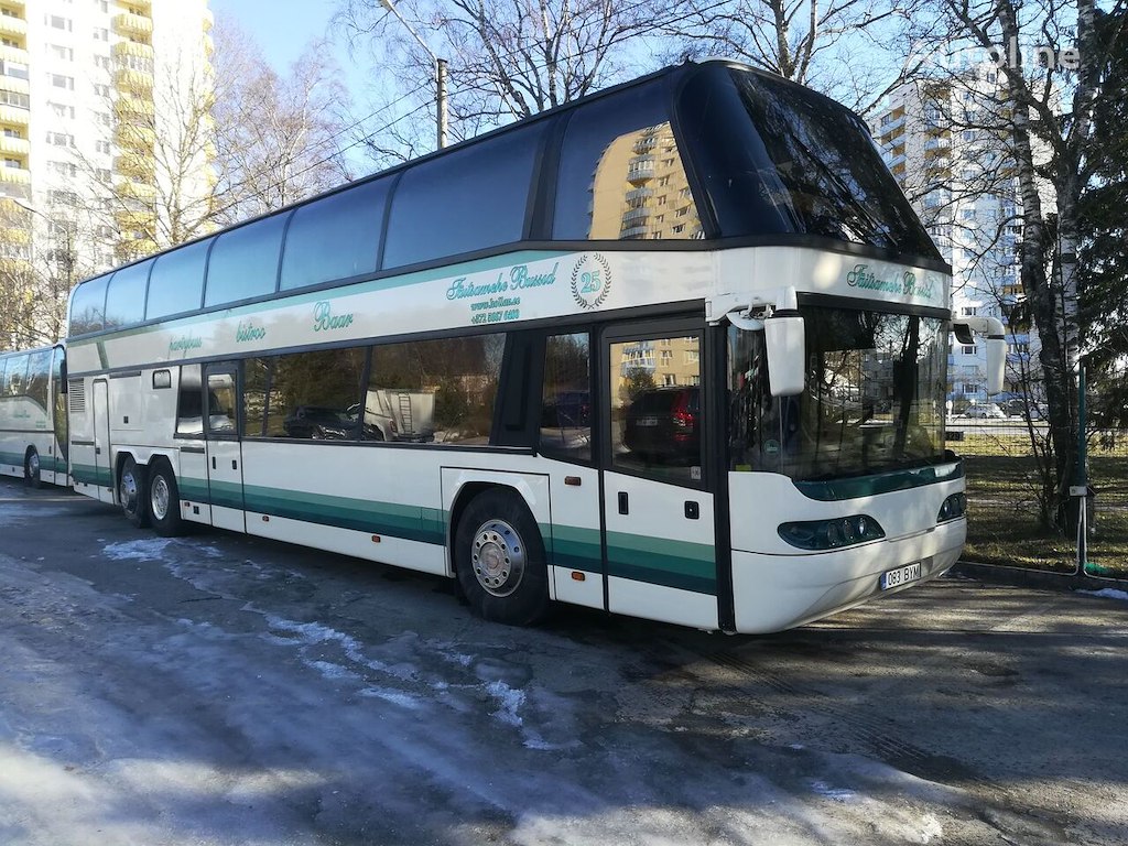 Neoplan dvospratni autobus