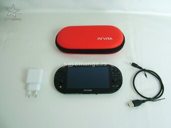 Sony PS Vita / Čipovan / 64GB - 30 Igre / TOP Ponuda