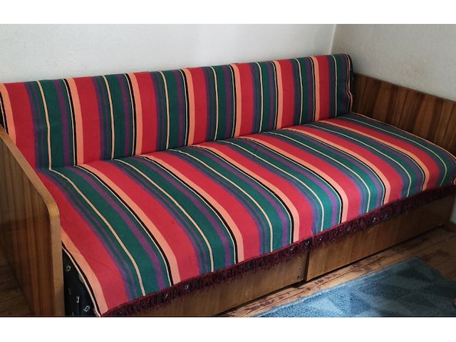 Etno vuneni tkani prekrivac u meksickom stilu