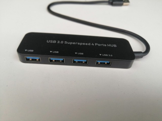 USB 3.0 hub 4 ports slim