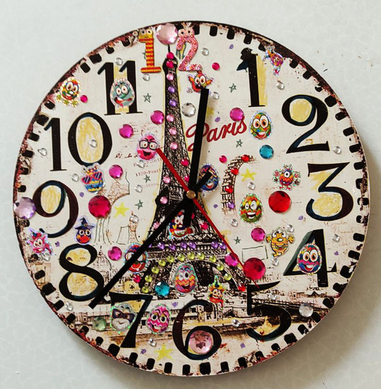 Unikatan NOV, dekorativan sat precnika 30 cm
