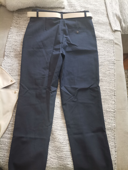 Nove zara pantalone s velicina