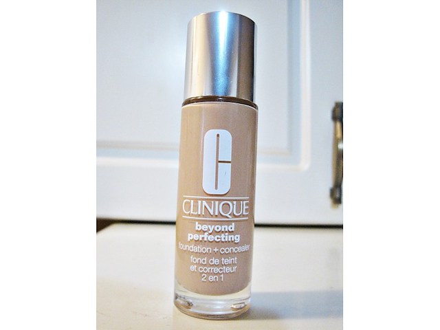 CLINIQUE Beyond Perfecting