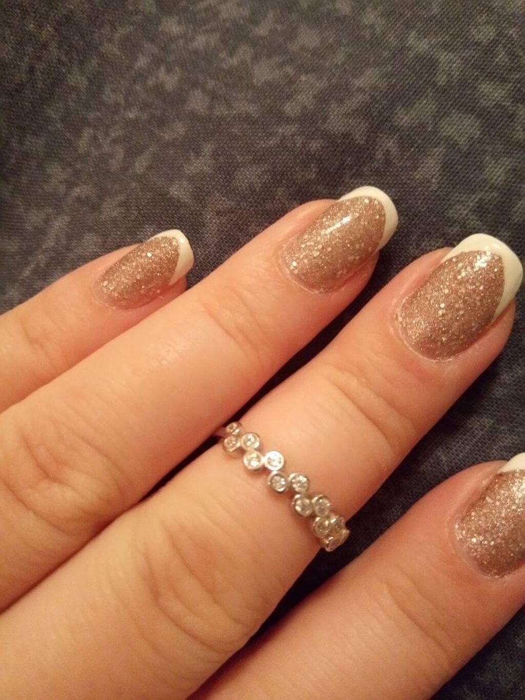 Nov srebrni prsten sa cirkonima,prelep,velicina 17mm