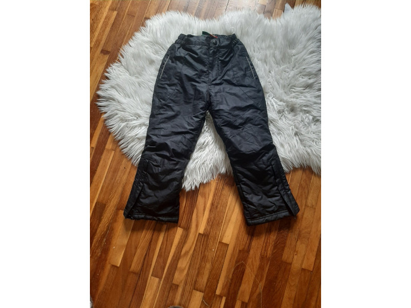 Skafander pantalone in Belgium v 110 za 5 g Novo