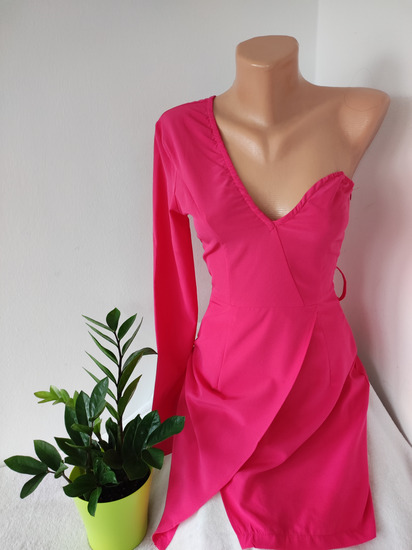 PRETTYLITTLETHING pink haljina vel 34
