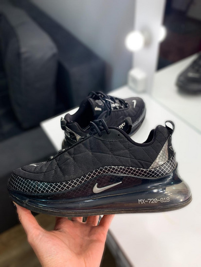 NIKE AIR MAX 720 818