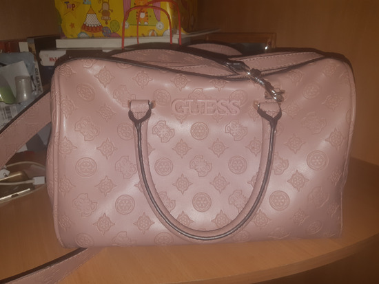 Predivna ROZE GUESS TORBA