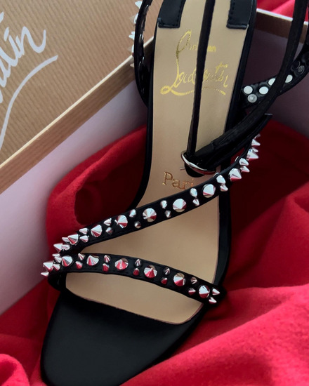 Potpuno nove Louboutin sandale na stiklu