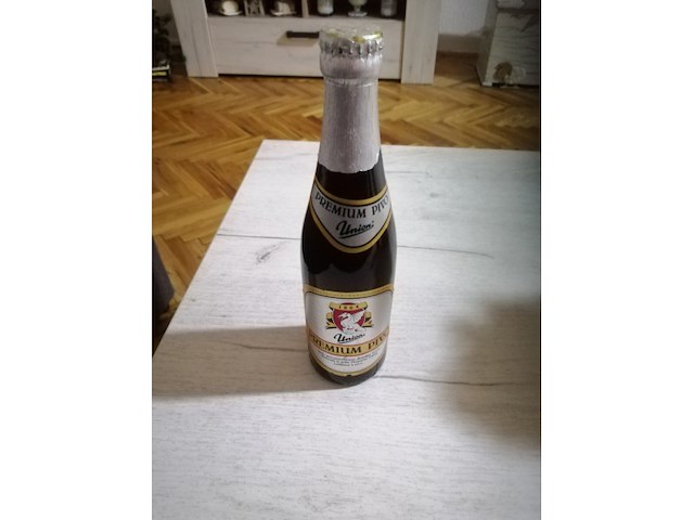 Flaša od piva Premium pivo (puna)