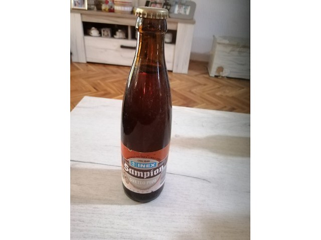 Mala flaša od piva Šampion 1990 godina (Puna)