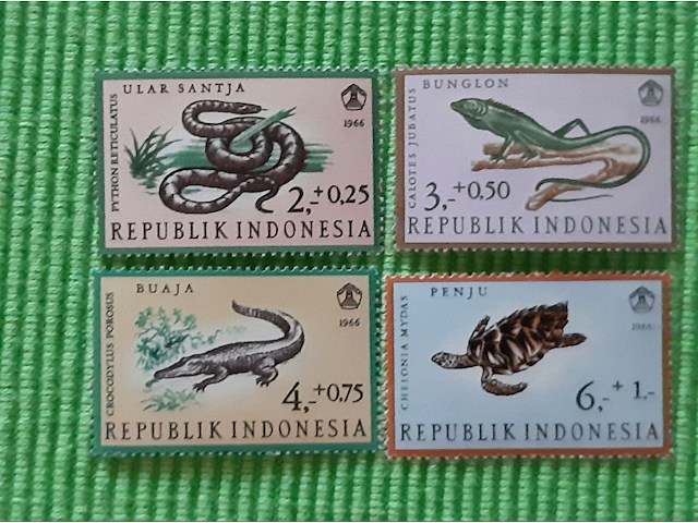 Marke 1983 Indonesia ribe cela serija 1966g