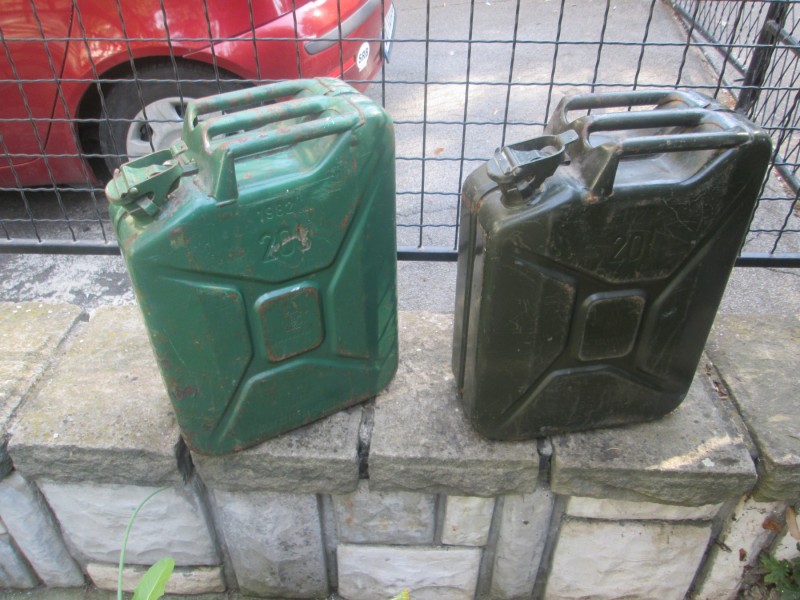 2 kolekcionarske kante iz 1982 i 1979