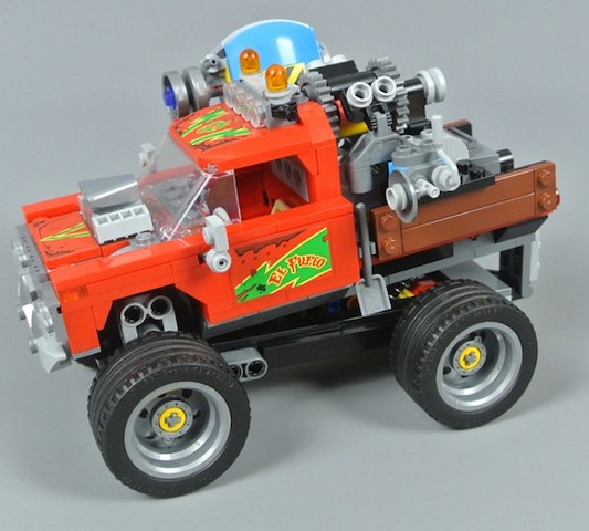 Lego Ninjago- El Fuegov kaskaderski kamion