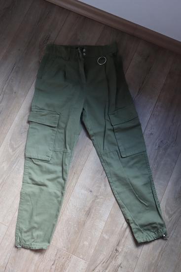 Bershka cargo pantalone