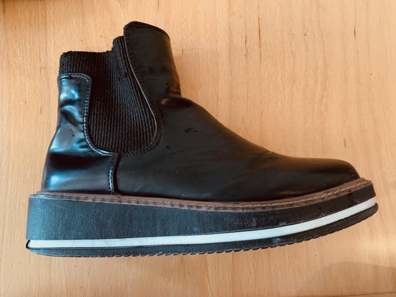 Crne moderne duboke cipele za devojčice