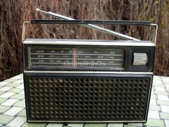 UNIVERSUM TRN-1057 - radio tranzistor