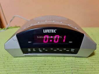 LIFETEC LT-4309 - nemački stoni radio sat - budilnik na stru