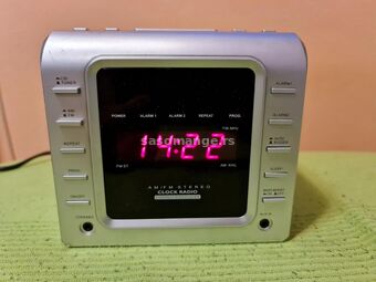 TCM 251982 - radio, sat, CD, Aux IN na struju