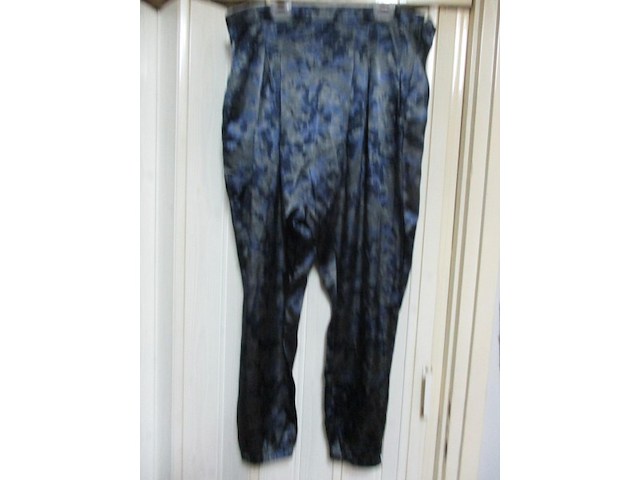 Pantalone  `CRAZY WORLD` za krupne  NOVO