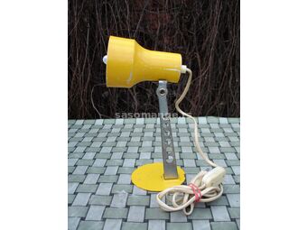 Stara, retro, metalna stona lampa br.727