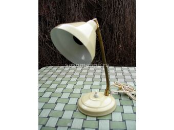 Stara stona lampa br. 598