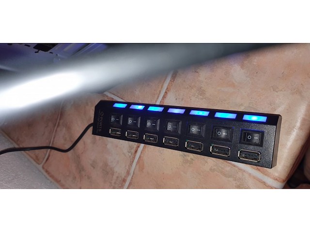 7 Ports Usb High Speed 2.0 HUB Blue Led Power on-off!