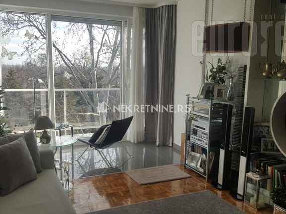 #44162, Izdavanje, Stan, BLOK 70, 1000 EUR