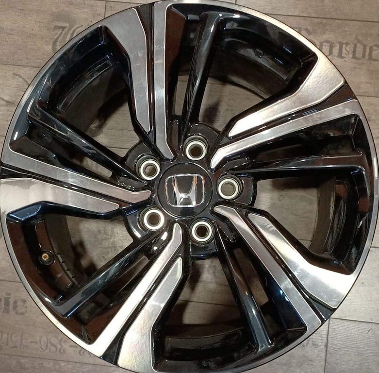 Honda 8×17 5/114,3 ET50