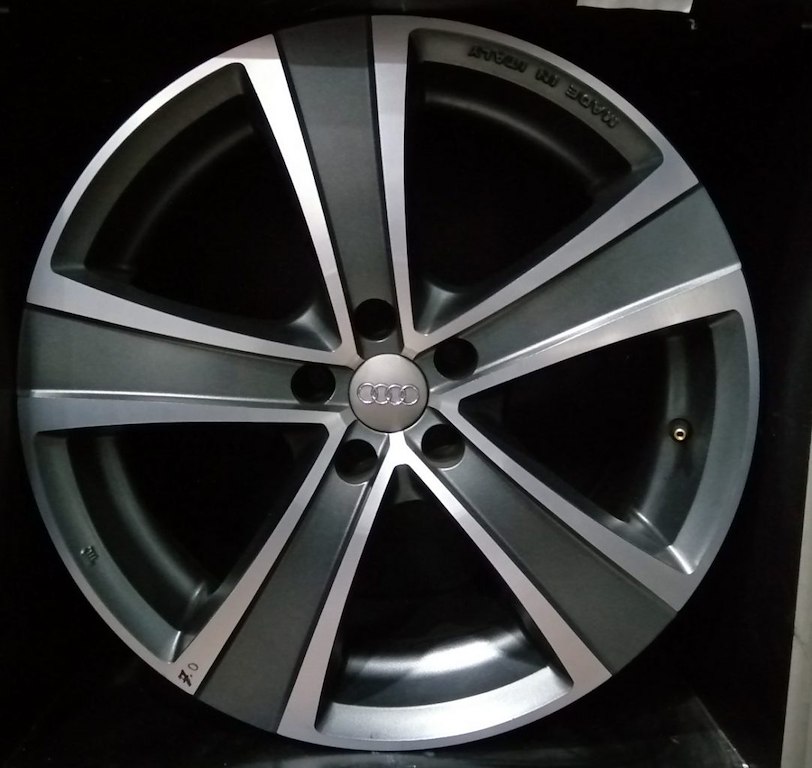 Audi 8,5×19 5/112 ET45