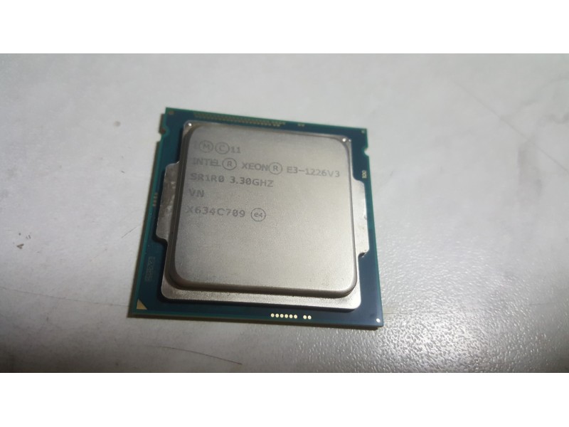 Intel Xeon E3-1226 v3 1150 socet ispravan 3300mhz