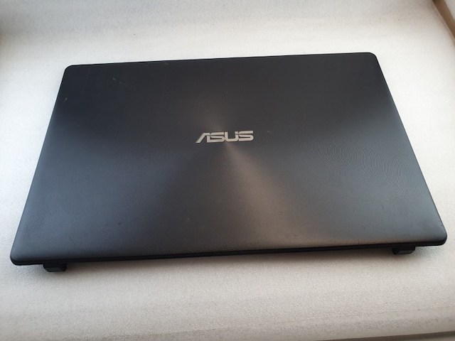 Kuciste ekrana za Asus X550D