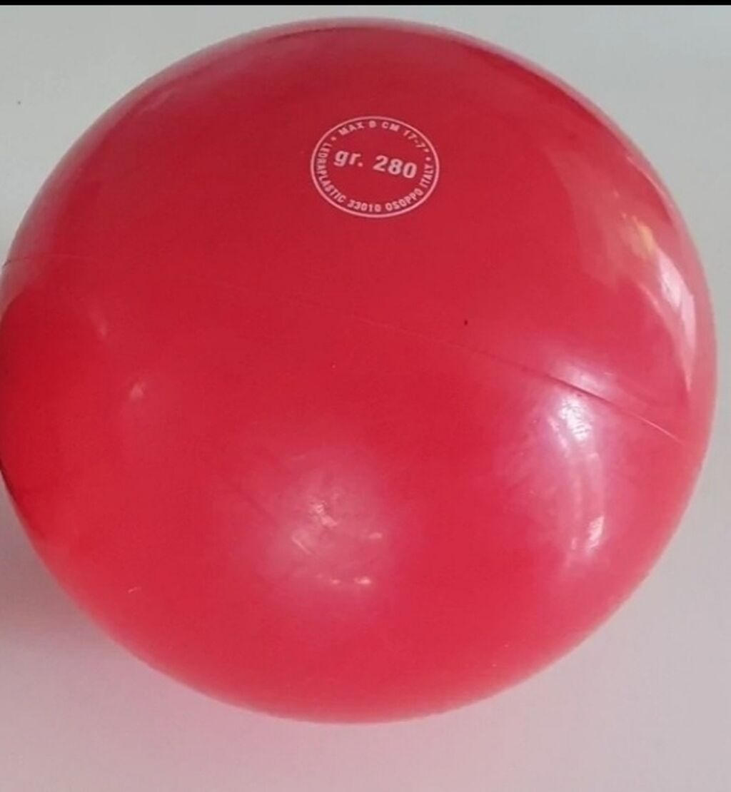 PERTINI Lopta za devojcice - crvena lopta za gimnastiku. imam puno
