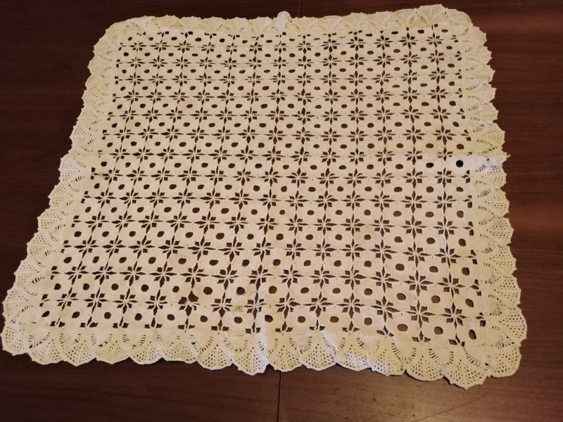 Milje heklano ručni rad 60x56