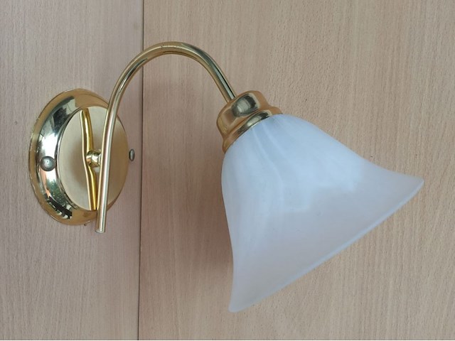 Lux zidna Zlatna lampa