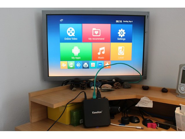 Android TV Box uredjaj  OTT TVBOX  M8N