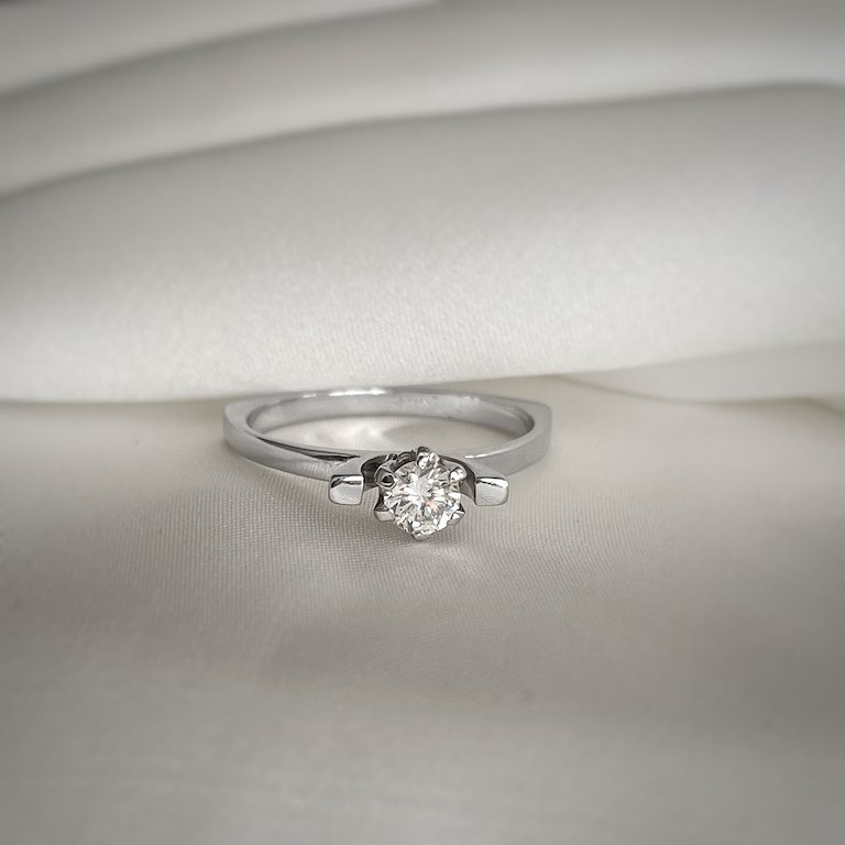 Prsten neobične šine, belo zlato i dijamant 0.29 ct Vs-Gh