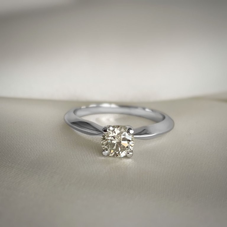 Dijamantski prsten od belog zlata sa kamenom 0.57 ct Vs-K