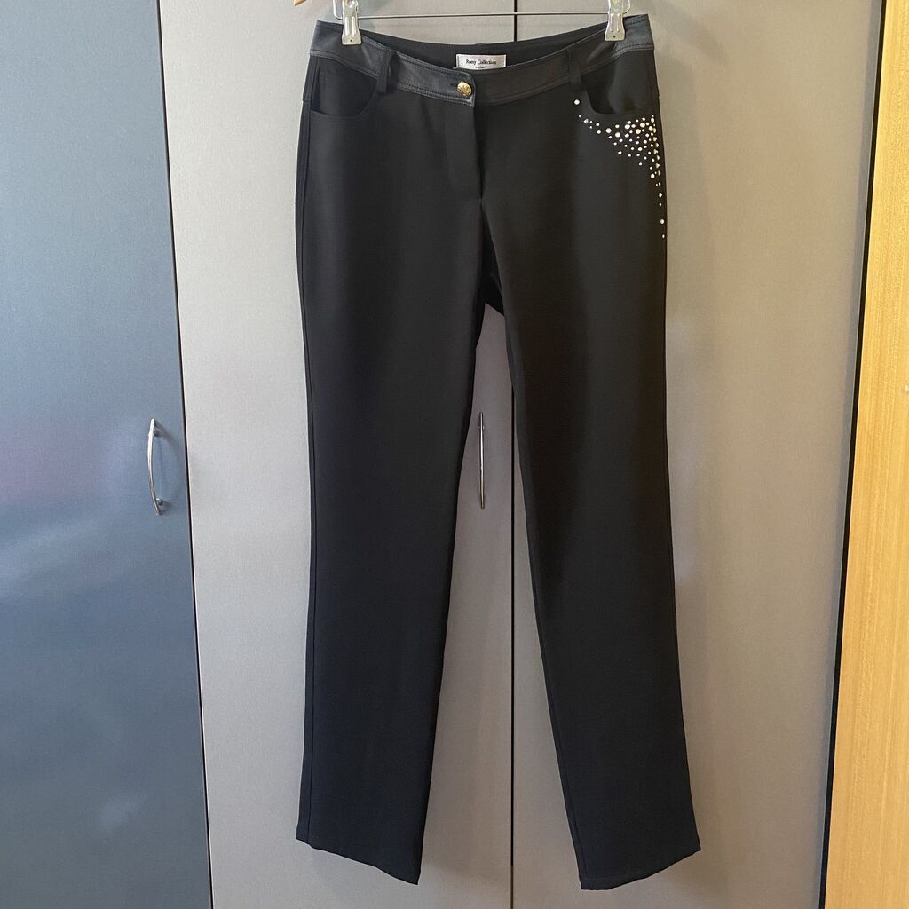 Pantalone XL (EU 42), bоја - Crna